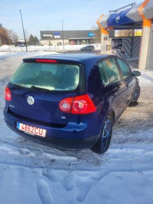 Blue Volkswagen Golf 2005 in Alytus, with an engine capacity of 1.60 L and mileage of 221 thousand km for 900 €, photo 5 on AUTOMOTO.COM.LV