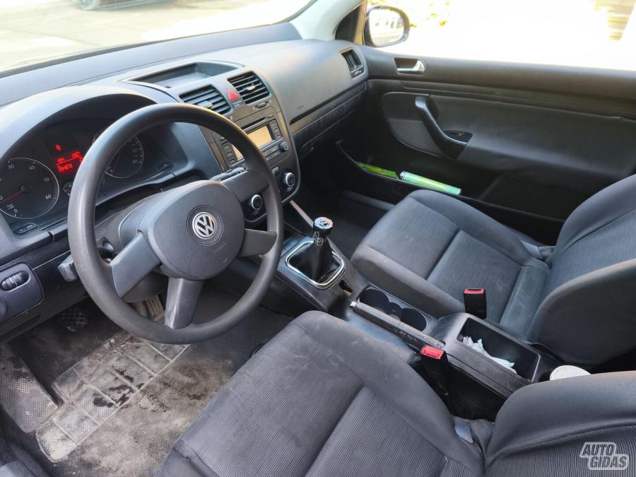 Zils Volkswagen Golf 2005 Kauņa, ar dzinēja tilpumu 1.90 L un nobraukumu 239 tūkst. km par 600 €, foto 7 vietnē AUTOMOTO.COM.LV