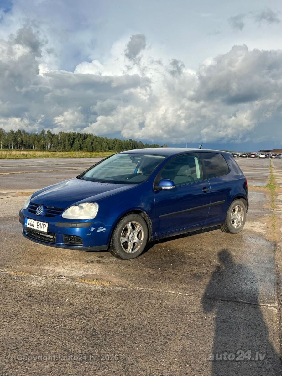 Zils Volkswagen Golf 2005 Tartu, ar dzinēja tilpumu 2.00 L un nobraukumu 321 tūkst. km par 3000 €, foto 1 vietnē AUTOMOTO.COM.LV