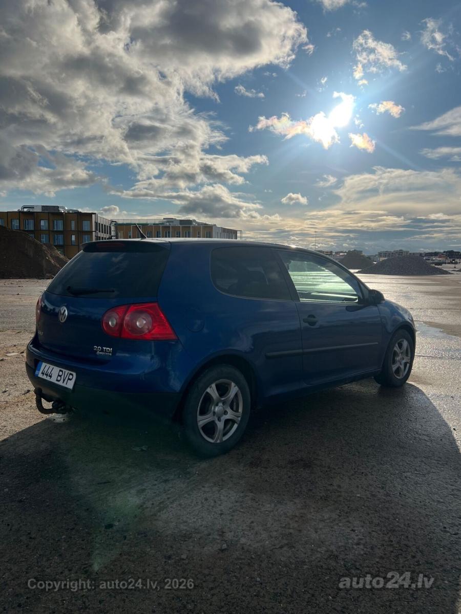 Zils Volkswagen Golf 2005 Tartu, ar dzinēja tilpumu 2.00 L un nobraukumu 321 tūkst. km par 3000 €, foto 3 vietnē AUTOMOTO.COM.LV