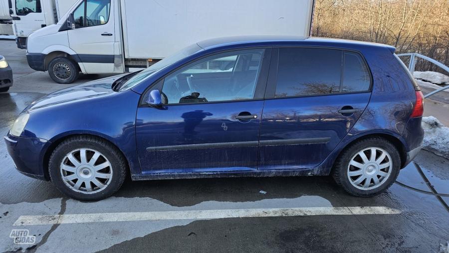 Blue Volkswagen Golf 2005 in Klaipeda, with an engine capacity of 2.00 L and mileage of 308 thousand km for 900 €, photo 4 on AUTOMOTO.COM.LV