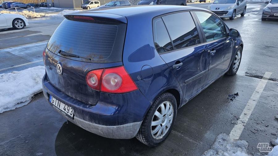 Blue Volkswagen Golf 2005 in Klaipeda, with an engine capacity of 2.00 L and mileage of 308 thousand km for 900 €, photo 7 on AUTOMOTO.COM.LV
