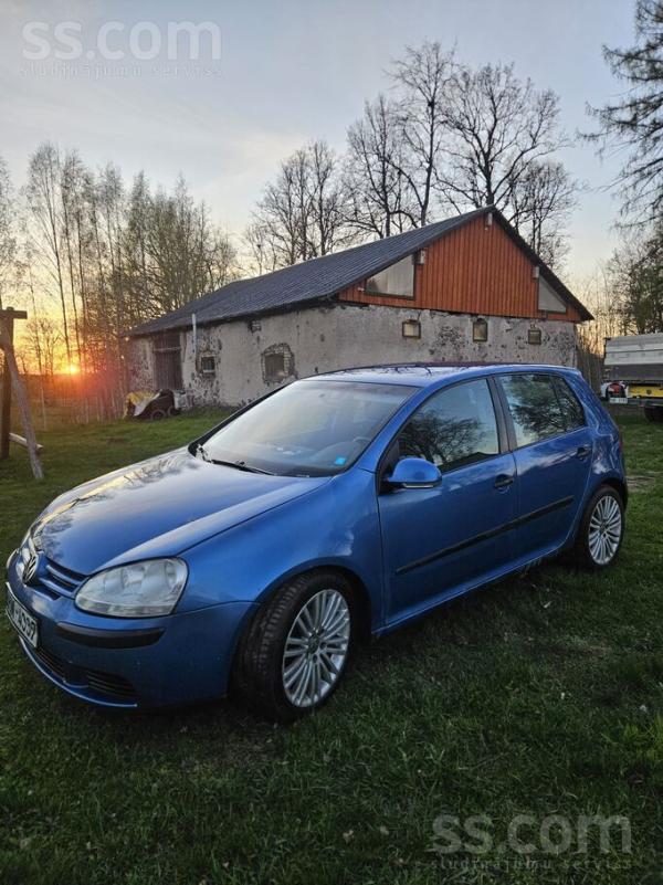 Blue Volkswagen Golf 2005 in Ogre, with an engine capacity of 1.90 L and mileage of 250 thousand km for 1650 €, photo 1 on AUTOMOTO.COM.LV
