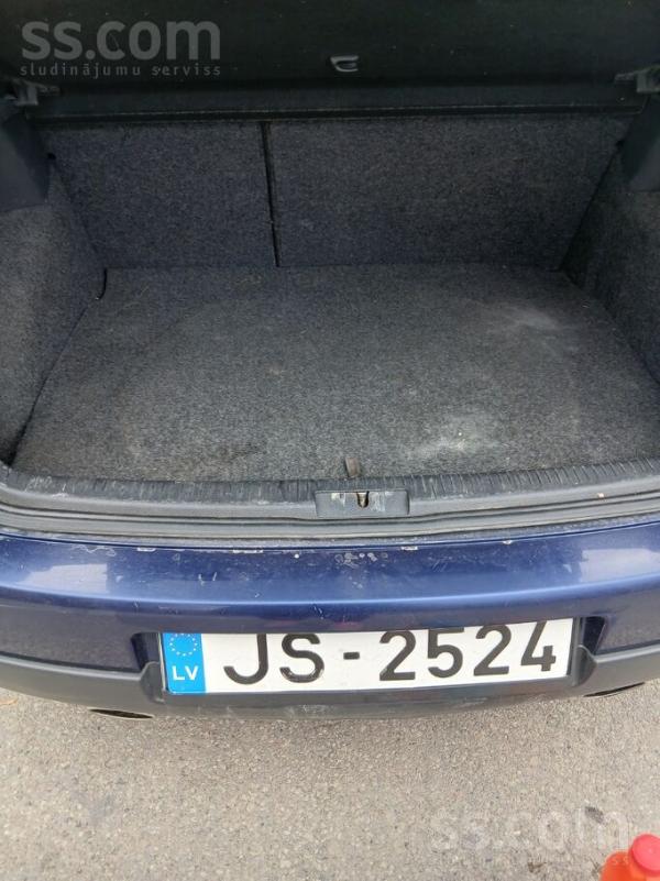 Blue Volkswagen Golf 2005 in Jekabpils, with an engine capacity of 1.60 L and mileage of 264 thousand km for 2700 €, photo 6 on AUTOMOTO.COM.LV