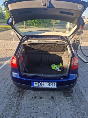 Blue Volkswagen Golf 2005 in Kaunas, with an engine capacity of 1.90 L and mileage of 252 thousand km for 1750 €, photo 5 on AUTOMOTO.COM.LV