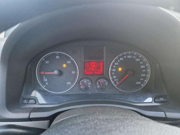 Blue Volkswagen Golf 2005 in Kaunas, with an engine capacity of 1.90 L and mileage of 252 thousand km for 1750 €, photo 5 on AUTOMOTO.COM.LV