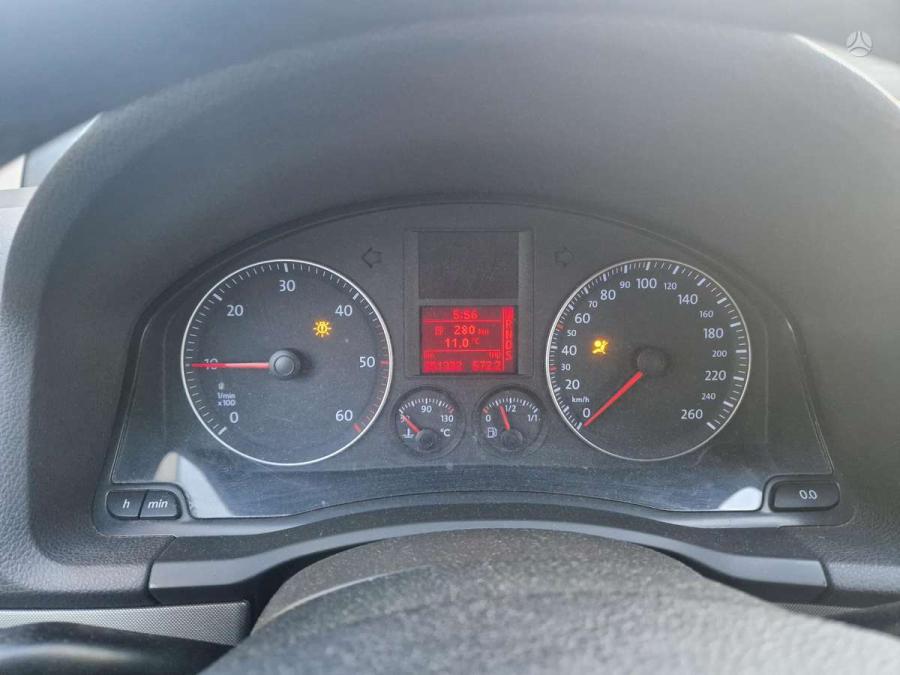 Blue Volkswagen Golf 2005 in Kaunas, with an engine capacity of 1.90 L and mileage of 252 thousand km for 1750 €, photo 6 on AUTOMOTO.COM.LV