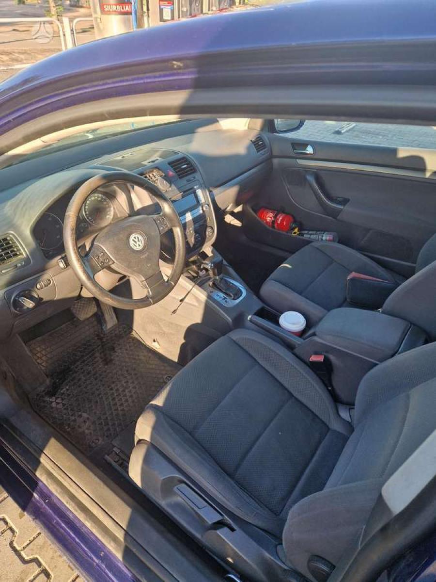 Blue Volkswagen Golf 2005 in Kaunas, with an engine capacity of 1.90 L and mileage of 252 thousand km for 1750 €, photo 7 on AUTOMOTO.COM.LV