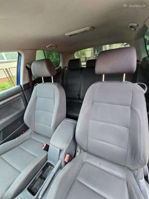 Zils Volkswagen Golf 2005 Šauļi, ar dzinēja tilpumu 1.90 L un nobraukumu 380 tūkst. km par 1100 €, foto 4 vietnē AUTOMOTO.COM.LV