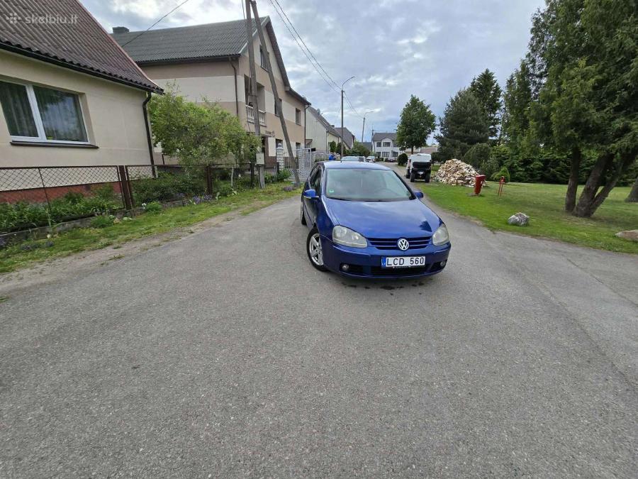 Zils Volkswagen Golf 2005 Šauļi, ar dzinēja tilpumu 1.90 L un nobraukumu 380 tūkst. km par 1100 €, foto 5 vietnē AUTOMOTO.COM.LV