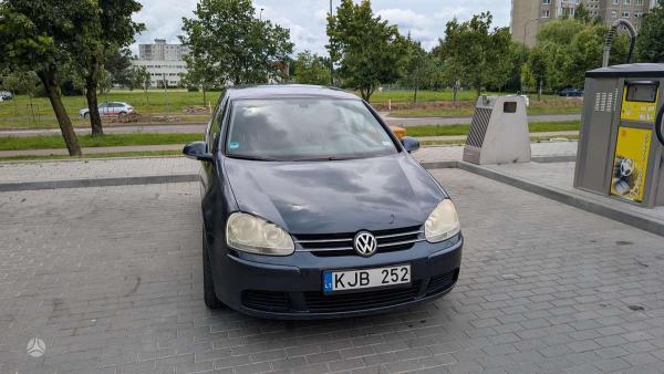 Blue Volkswagen Golf 2005 in Kaunas, with an engine capacity of 1.90 L and mileage of 310 thousand km for 1600 €, photo 2 on AUTOMOTO.COM.LV