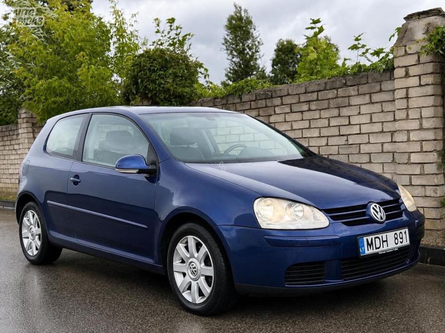 Zils Volkswagen Golf 2005 Kauņa, ar dzinēja tilpumu 1.90 L un nobraukumu 246 tūkst. km par 2500 €, foto 1 vietnē AUTOMOTO.COM.LV
