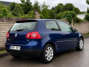 Zils Volkswagen Golf 2005 Kauņa, ar dzinēja tilpumu 1.90 L un nobraukumu 246 tūkst. km par 2500 €, foto 4 vietnē AUTOMOTO.COM.LV