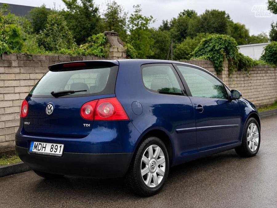 Zils Volkswagen Golf 2005 Kauņa, ar dzinēja tilpumu 1.90 L un nobraukumu 246 tūkst. km par 2500 €, foto 4 vietnē AUTOMOTO.COM.LV