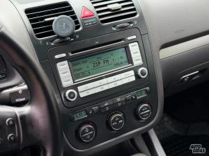 Zils Volkswagen Golf 2005 Kauņa, ar dzinēja tilpumu 1.90 L un nobraukumu 246 tūkst. km par 2500 €, foto 9 vietnē AUTOMOTO.COM.LV