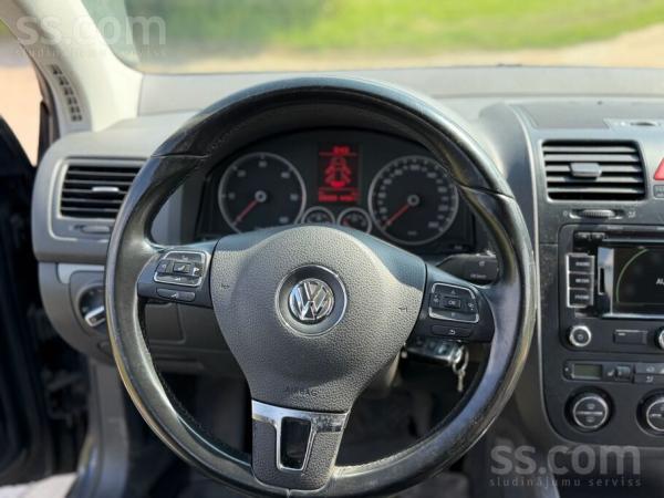 Zils Volkswagen Golf 2005 Cēsis, ar dzinēja tilpumu 2.00 L un nobraukumu 326 tūkst. km par 2450 €, foto 6 vietnē AUTOMOTO.COM.LV