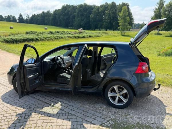 Zils Volkswagen Golf 2005 Cēsis, ar dzinēja tilpumu 2.00 L un nobraukumu 326 tūkst. km par 2450 €, foto 9 vietnē AUTOMOTO.COM.LV