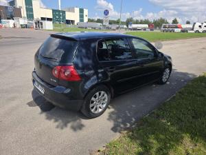 Blue Volkswagen Golf 2005 in Kaunas, with an engine capacity of 1.90 L and mileage of 374 thousand km for 1650 €, photo 4 on AUTOMOTO.COM.LV