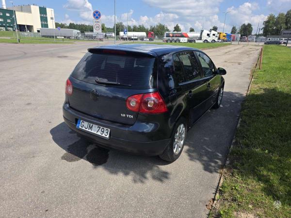 Blue Volkswagen Golf 2005 in Kaunas, with an engine capacity of 1.90 L and mileage of 374 thousand km for 1650 €, photo 5 on AUTOMOTO.COM.LV
