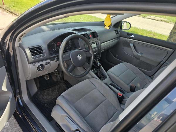 Blue Volkswagen Golf 2005 in Kaunas, with an engine capacity of 1.90 L and mileage of 374 thousand km for 1650 €, photo 6 on AUTOMOTO.COM.LV