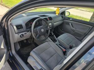 Blue Volkswagen Golf 2005 in Kaunas, with an engine capacity of 1.90 L and mileage of 374 thousand km for 1650 €, photo 7 on AUTOMOTO.COM.LV