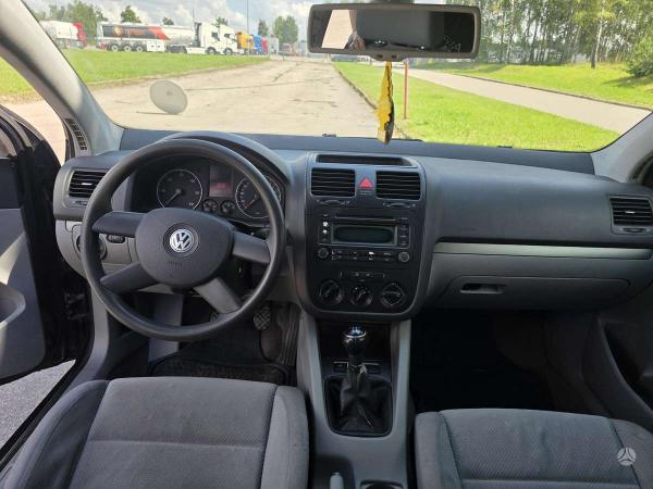 Blue Volkswagen Golf 2005 in Kaunas, with an engine capacity of 1.90 L and mileage of 374 thousand km for 1650 €, photo 8 on AUTOMOTO.COM.LV