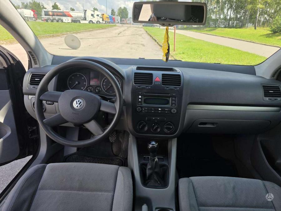 Blue Volkswagen Golf 2005 in Kaunas, with an engine capacity of 1.90 L and mileage of 374 thousand km for 1650 €, photo 9 on AUTOMOTO.COM.LV