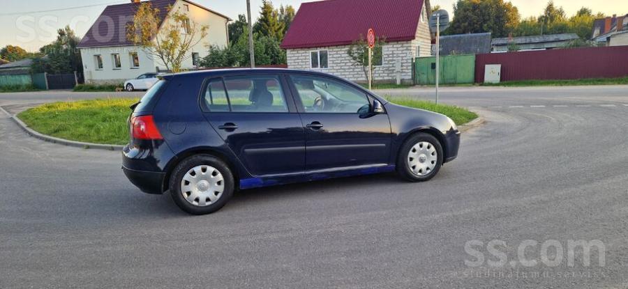 Zils Volkswagen Golf 2005 Daugavpils, ar dzinēja tilpumu 1.90 L un nobraukumu 366 tūkst. km par 1250 €, foto 6 vietnē AUTOMOTO.COM.LV