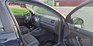 Zils Volkswagen Golf 2005 Daugavpils, ar dzinēja tilpumu 1.90 L un nobraukumu 366 tūkst. km par 1250 €, foto 7 vietnē AUTOMOTO.COM.LV