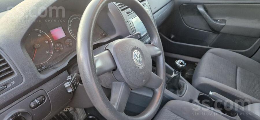 Zils Volkswagen Golf 2005 Daugavpils, ar dzinēja tilpumu 1.90 L un nobraukumu 366 tūkst. km par 1250 €, foto 9 vietnē AUTOMOTO.COM.LV