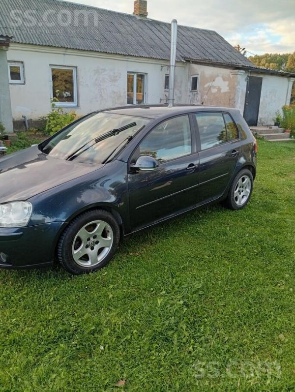 Blue Volkswagen Golf 2005 in Rezekne, with an engine capacity of 1.90 L and mileage of 273 thousand km for 1700 €, photo 3 on AUTOMOTO.COM.LV