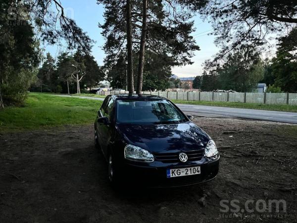 Blue Volkswagen Golf 2005 in Riga, with an engine capacity of 1.60 L and mileage of 220 thousand km for 2000 €, photo 1 on AUTOMOTO.COM.LV