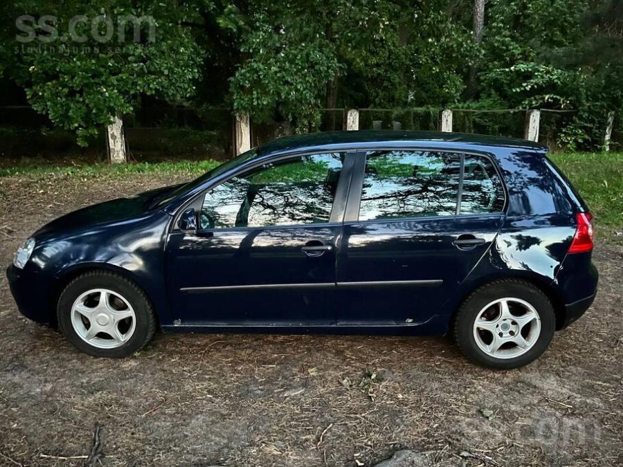 Blue Volkswagen Golf 2005 in Riga, with an engine capacity of 1.60 L and mileage of 220 thousand km for 2000 €, photo 3 on AUTOMOTO.COM.LV