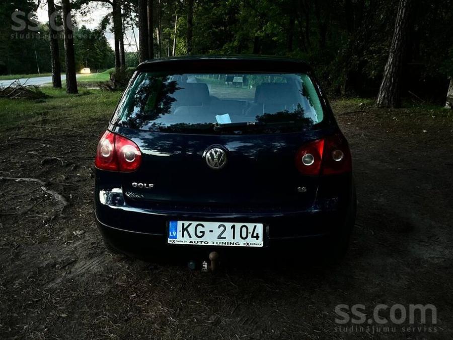 Blue Volkswagen Golf 2005 in Riga, with an engine capacity of 1.60 L and mileage of 220 thousand km for 2000 €, photo 4 on AUTOMOTO.COM.LV
