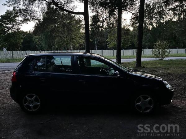 Blue Volkswagen Golf 2005 in Riga, with an engine capacity of 1.60 L and mileage of 220 thousand km for 2000 €, photo 5 on AUTOMOTO.COM.LV