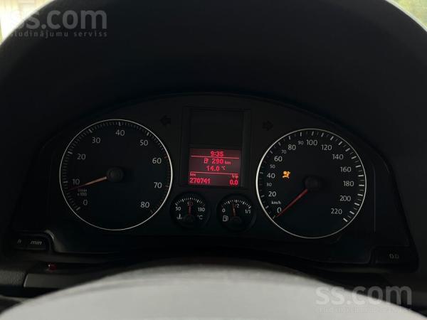 Фольксваген Гольф 2005 в Лудза на AUTOMOTO.COM.LV Синий Фольксваген Гольф 2005 в Лудза, объемом двигателя 1.40 л и пробегом 275 тыс. км за 1400 €, фото 9 на AUTOMOTO.COM.LV