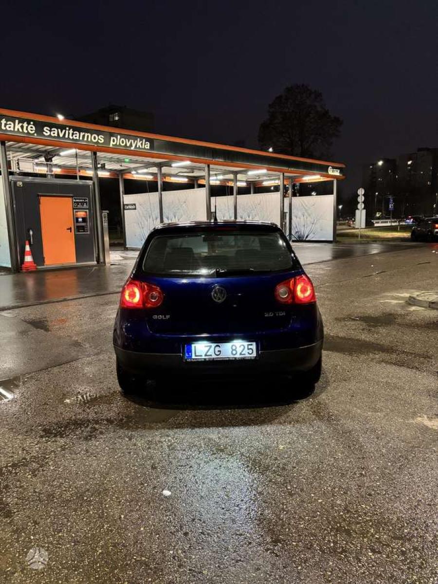 Blue Volkswagen Golf 2006 in Kaunas, with an engine capacity of 1.97 L and mileage of 302 thousand km for 1700 €, photo 4 on AUTOMOTO.COM.LV
