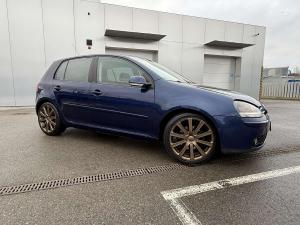 Blue Volkswagen Golf 2006 in Kaunas, with an engine capacity of 2.00 L and mileage of 302 thousand km for 2450 €, photo 2 on AUTOMOTO.COM.LV