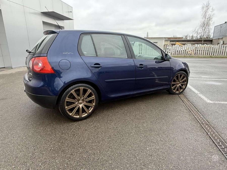 Blue Volkswagen Golf 2006 in Kaunas, with an engine capacity of 2.00 L and mileage of 302 thousand km for 2450 €, photo 9 on AUTOMOTO.COM.LV