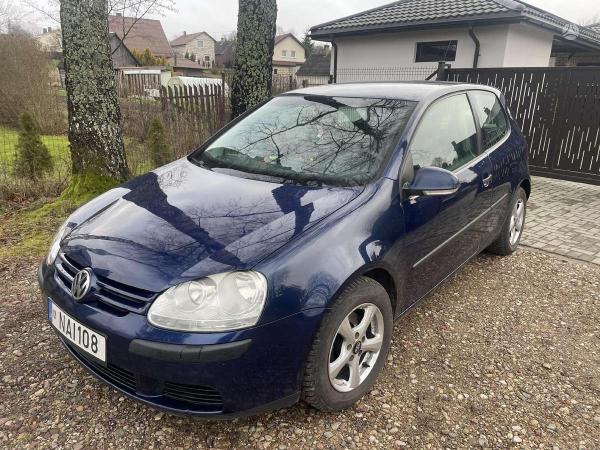Zils Volkswagen Golf 2006 Viļņa, ar dzinēja tilpumu 1.90 L un nobraukumu 357 tūkst. km par 1000 €, foto 1 vietnē AUTOMOTO.COM.LV