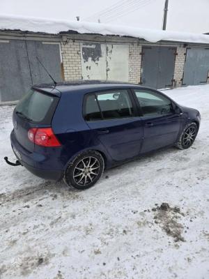 Zils Volkswagen Golf 2006 Marijampole, ar dzinēja tilpumu 2.00 L un nobraukumu 267 tūkst. km par 2550 €, foto 7 vietnē AUTOMOTO.COM.LV