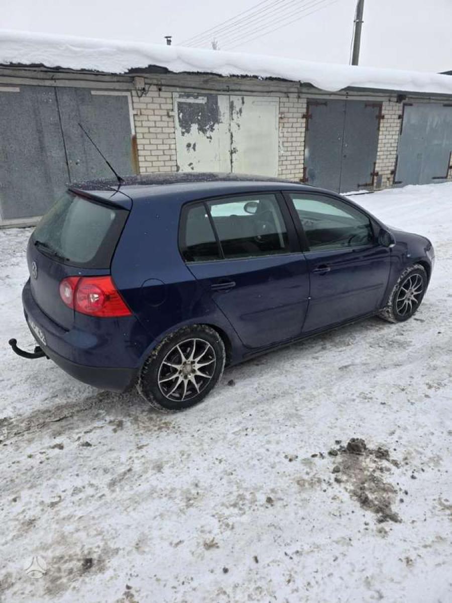 Zils Volkswagen Golf 2006 Marijampole, ar dzinēja tilpumu 2.00 L un nobraukumu 267 tūkst. km par 2550 €, foto 7 vietnē AUTOMOTO.COM.LV