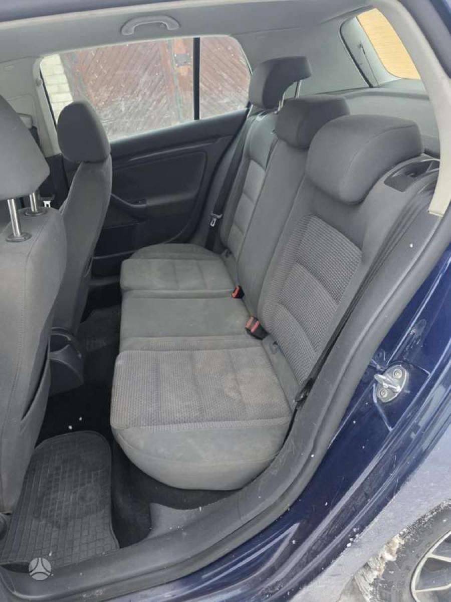 Zils Volkswagen Golf 2006 Marijampole, ar dzinēja tilpumu 2.00 L un nobraukumu 267 tūkst. km par 2550 €, foto 12 vietnē AUTOMOTO.COM.LV