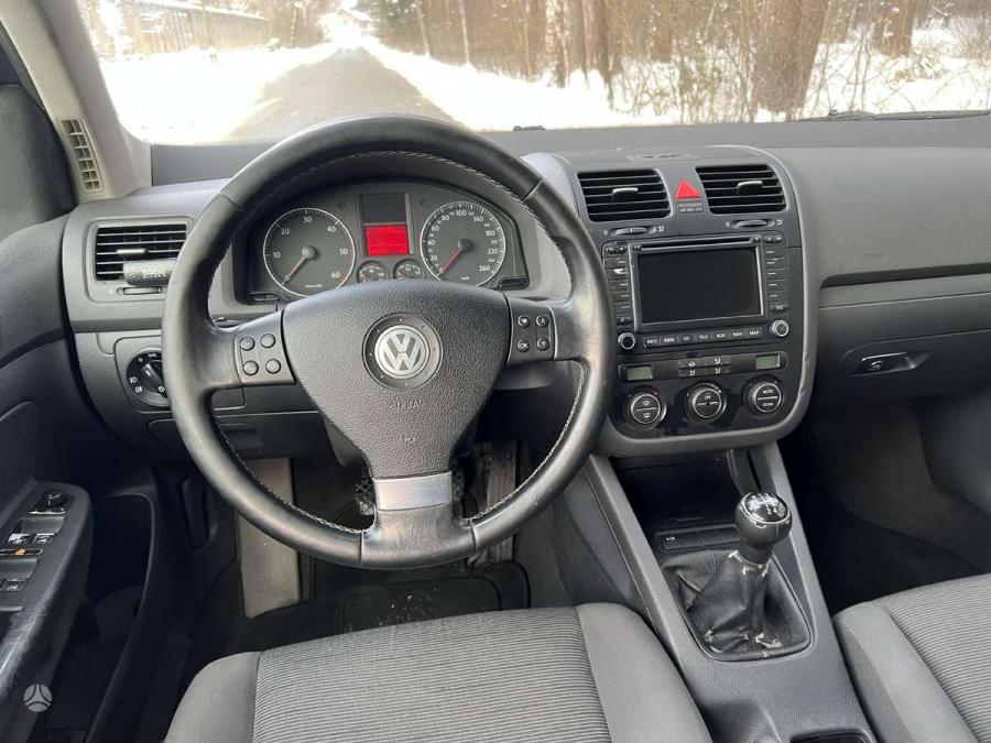 Blue Volkswagen Golf 2006 in Klaipeda, with an engine capacity of 1.90 L and mileage of 502 thousand km for 1950 €, photo 13 on AUTOMOTO.COM.LV