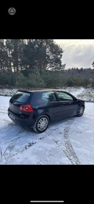 Zils Volkswagen Golf 2006 Kauņa, ar dzinēja tilpumu 1.90 L un nobraukumu 337 tūkst. km par 1200 €, foto 4 vietnē AUTOMOTO.COM.LV