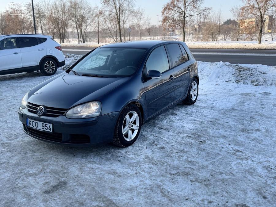 Zils Volkswagen Golf 2006 Kauņa, ar dzinēja tilpumu 2.00 L un nobraukumu 315 tūkst. km par 1800 €, foto 1 vietnē AUTOMOTO.COM.LV
