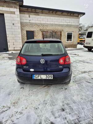 Blue Volkswagen Golf 2006 in Kelme, with an engine capacity of 1.90 L and mileage of 247 thousand km for 2150 €, photo 3 on AUTOMOTO.COM.LV