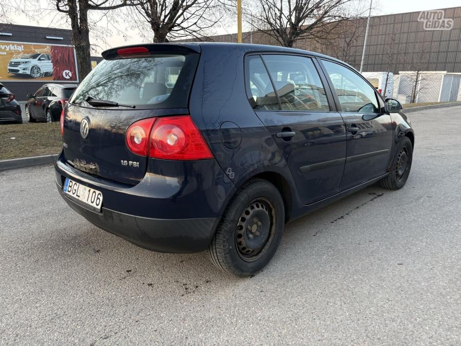 Zils Volkswagen Golf 2006 Kauņa, ar dzinēja tilpumu 1.60 L un nobraukumu 231 tūkst. km par 1150 €, foto 4 vietnē AUTOMOTO.COM.LV