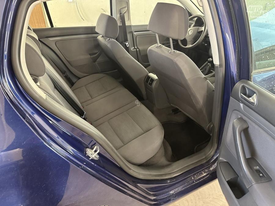 Blue Volkswagen Golf 2006 in Vilnius, with an engine capacity of 2.00 L and mileage of 254 thousand km for 900 €, photo 13 on AUTOMOTO.COM.LV