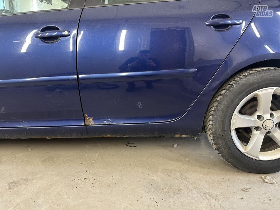 Blue Volkswagen Golf 2006 in Vilnius, with an engine capacity of 2.00 L and mileage of 254 thousand km for 900 €, photo 16 on AUTOMOTO.COM.LV
